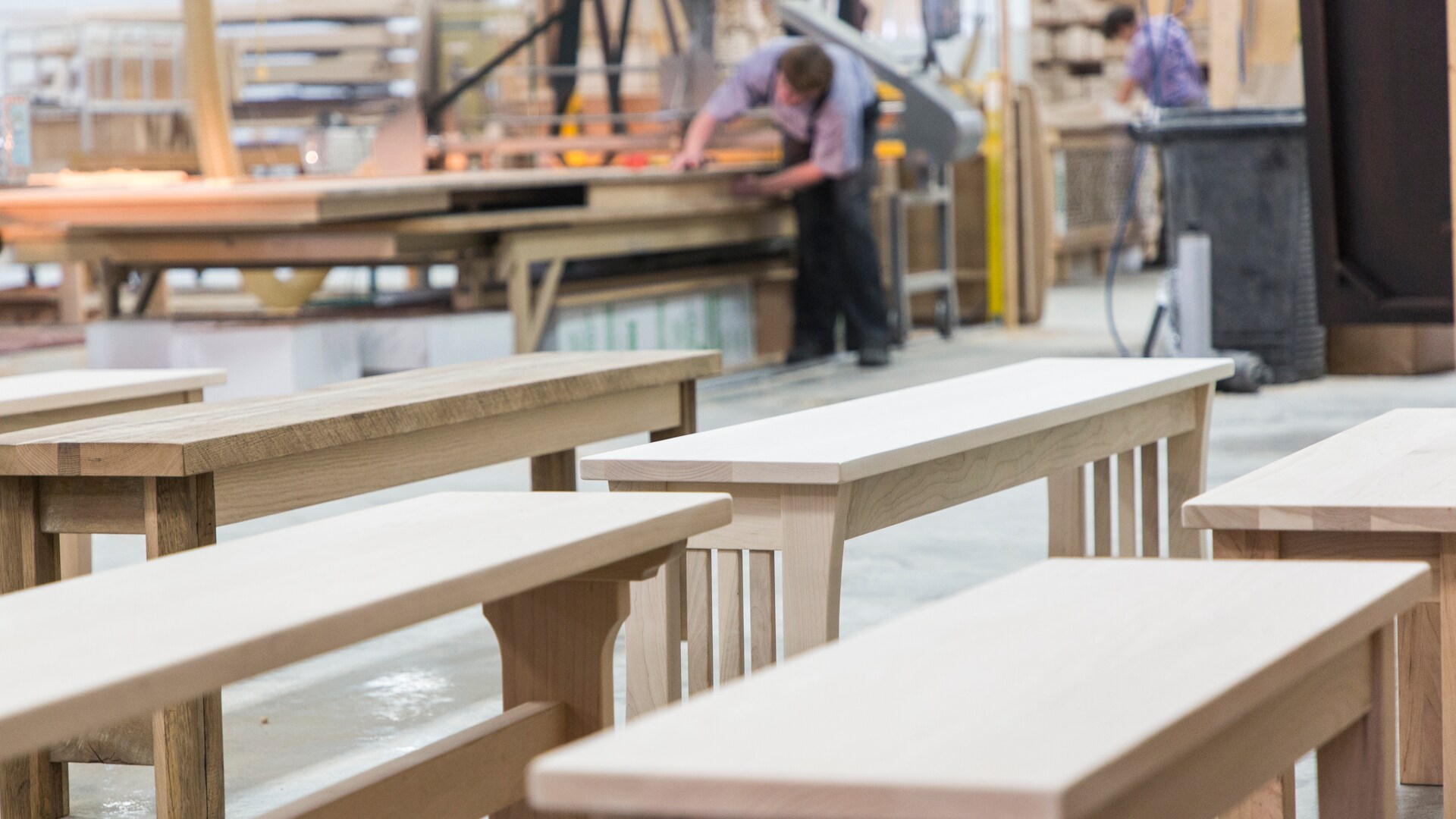 Amish Woodworking in Shipshewana Indiana - Pursuits with Enterprise ...