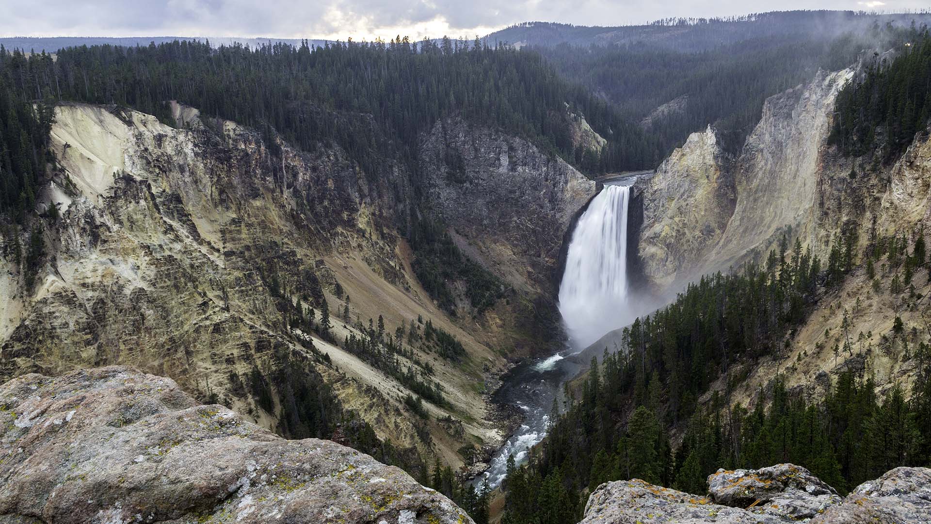 Top 5 Sights in Yellowstone - Pursuits with Enterprise | Enterprise ...